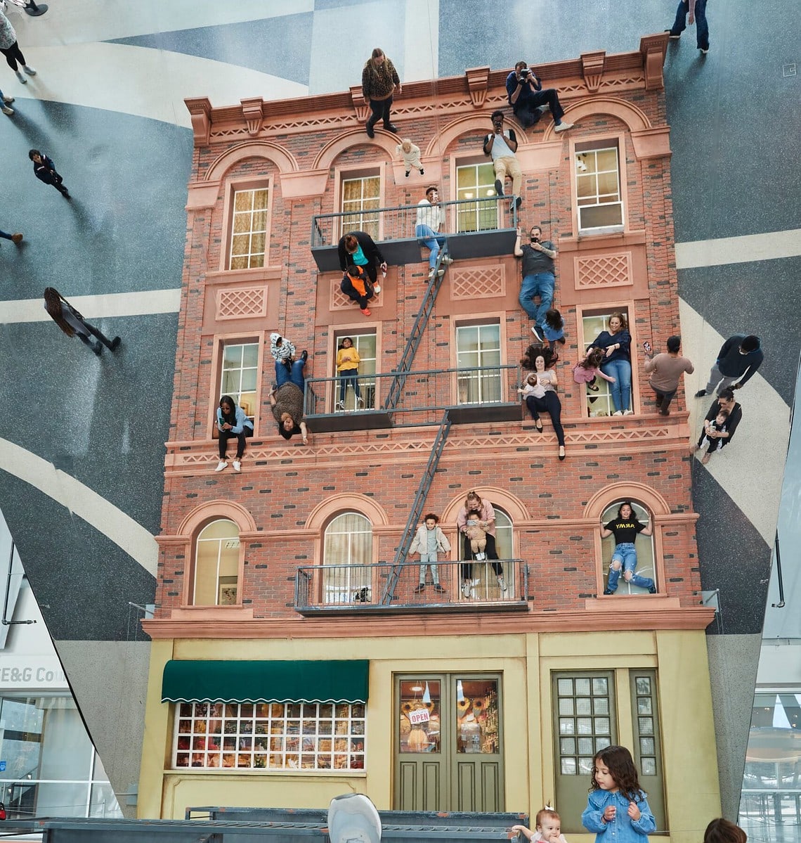 Disorienting Installation By Leandro Erlich – THEINSPIRATION.COM